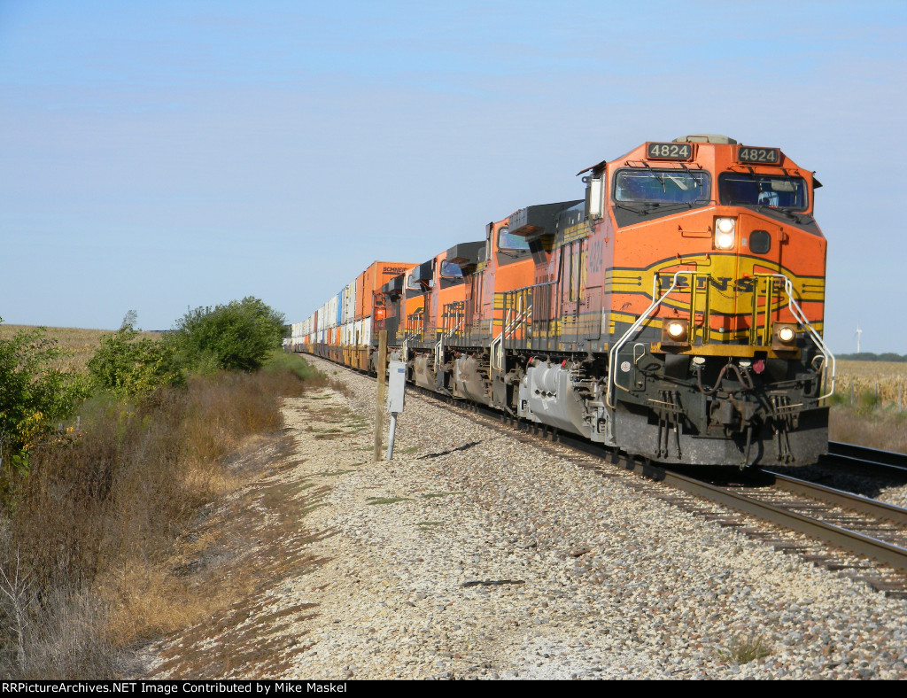 BNSF 4824